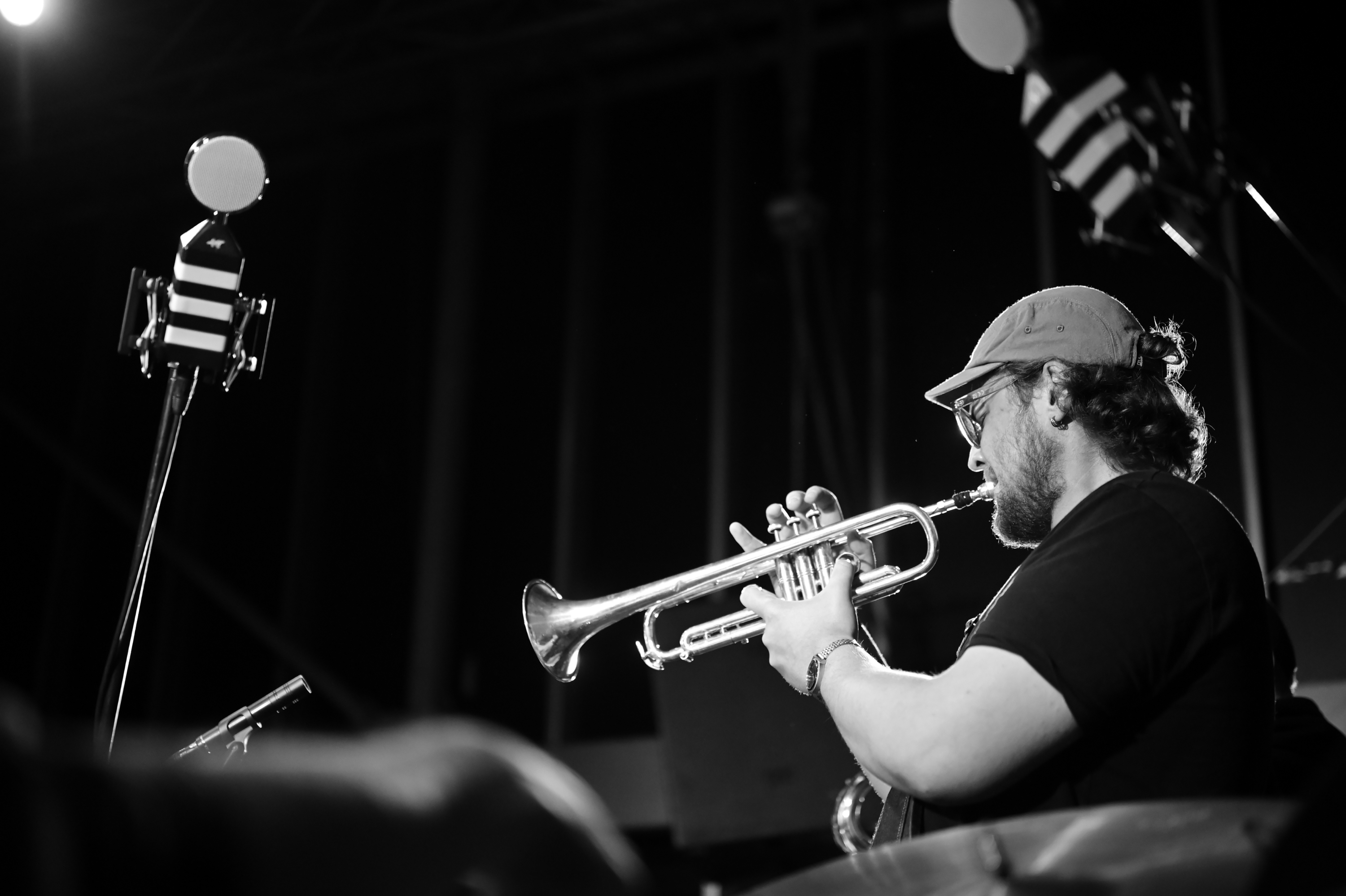 Ar stāvovācijām prezentēta Maestro Raimonda Paula jaunā plate